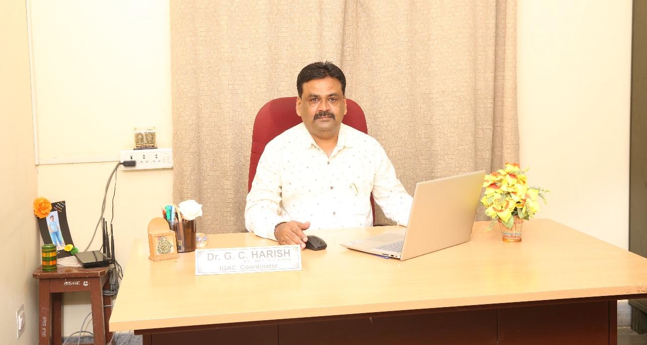 Principal’s Desk – Vijaya College